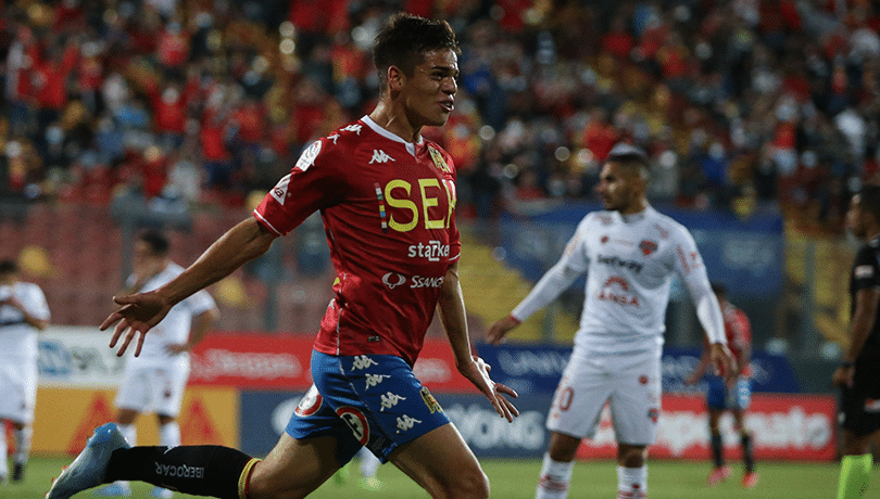 Huachipato oficializa el fichaje del joven delantero Vicente Conelli