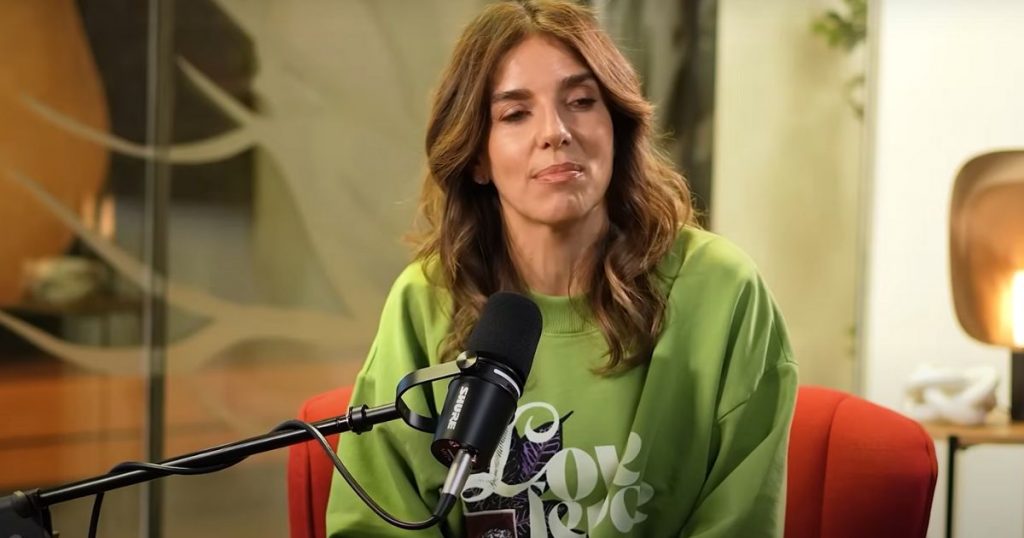 María Luisa Godoy recuerda vergonzosa experiencia nadando con delfines