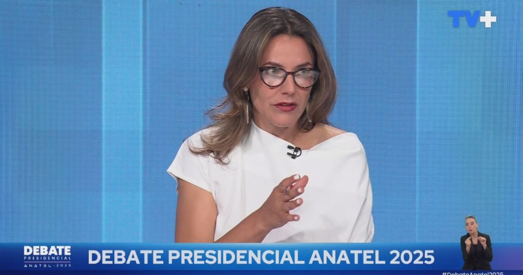 ¿No convenció?: Julia Vial divide a las redes sociales tras su ...