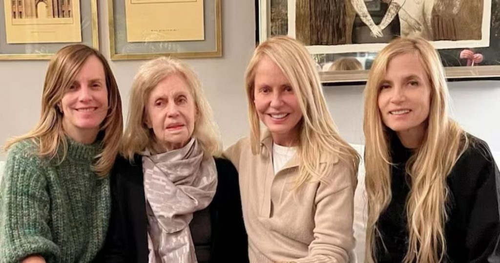 Preocupación por madre de Cecilia Bolocco: fue hospitalizada y la ...