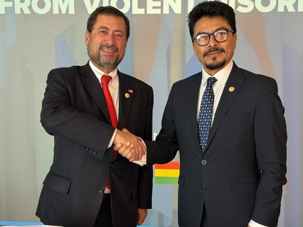Canciller Pérez Mackenna reafirma apoyo de Chile a la democracia en Bolivia